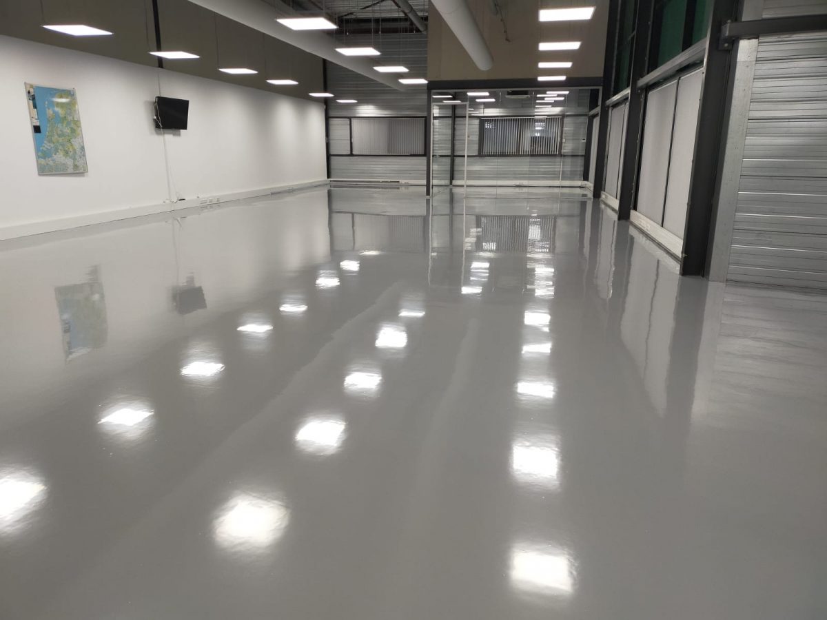 ESD coatingvloer distributiecentrum Wijchen - Bestvloerrenovatie